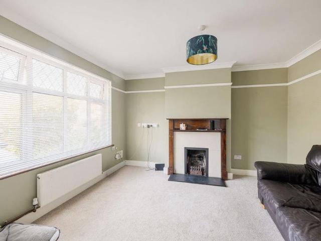 4 bedroom semi detached house to rent