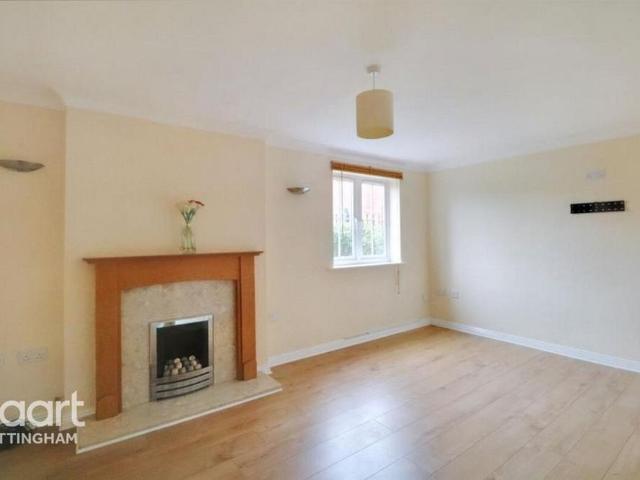 4 bedroom semi detached house to rent