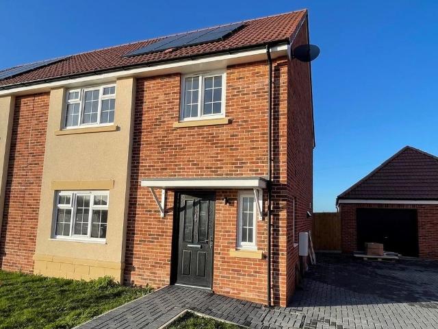 4 bedroom semi detached house to rent