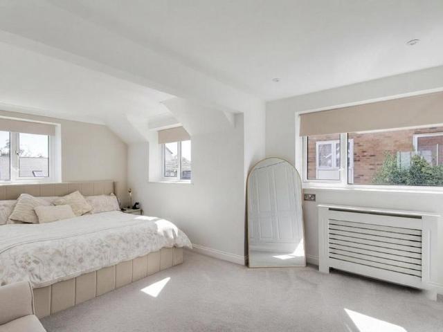 4 bedroom semi detached house to rent