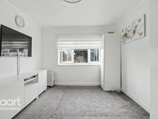 4 bedroom semi detached house to rent