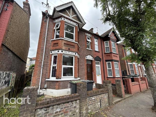 4 bedroom semi detached house to rent
