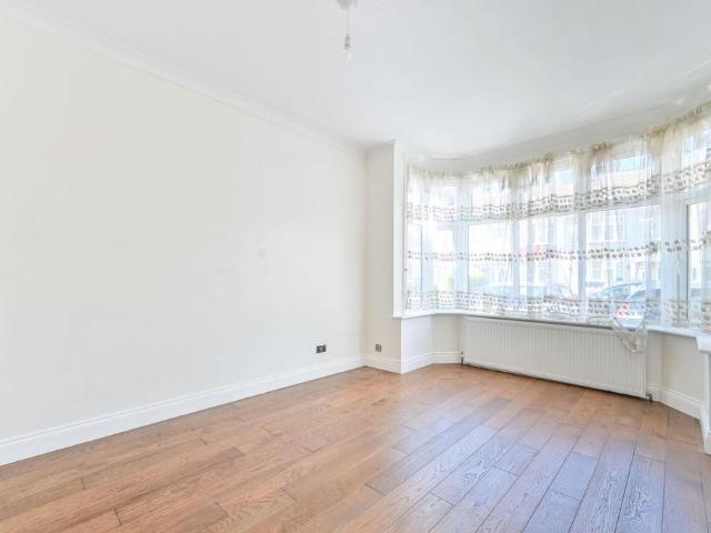 4 bedroom semi detached house to rent