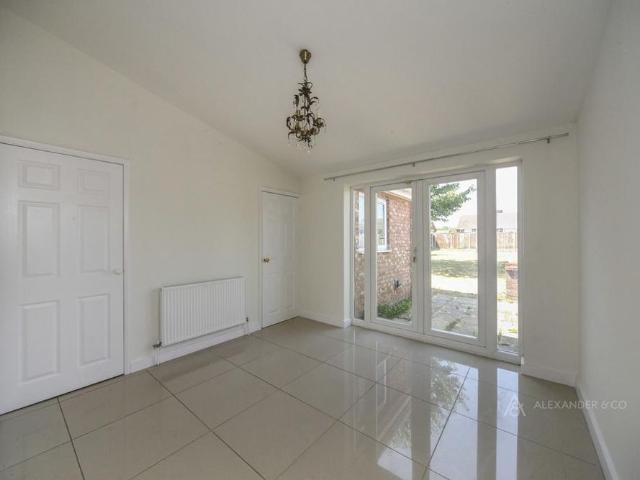 4 bedroom semi detached house to rent