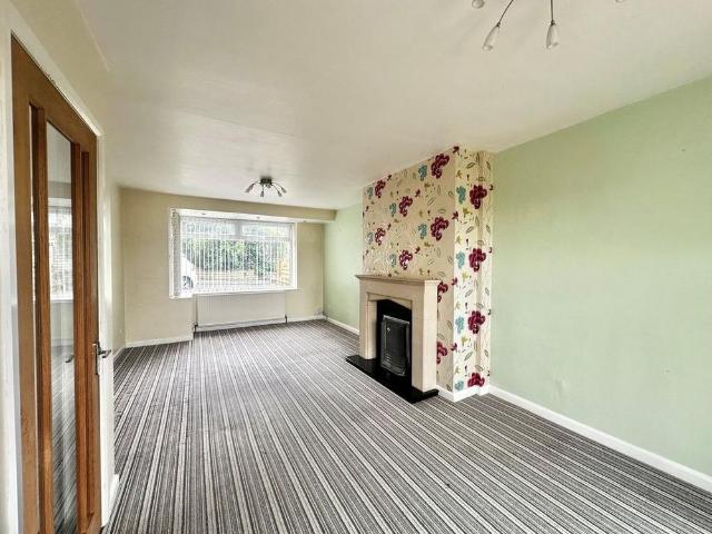 4 bedroom semi detached house to rent