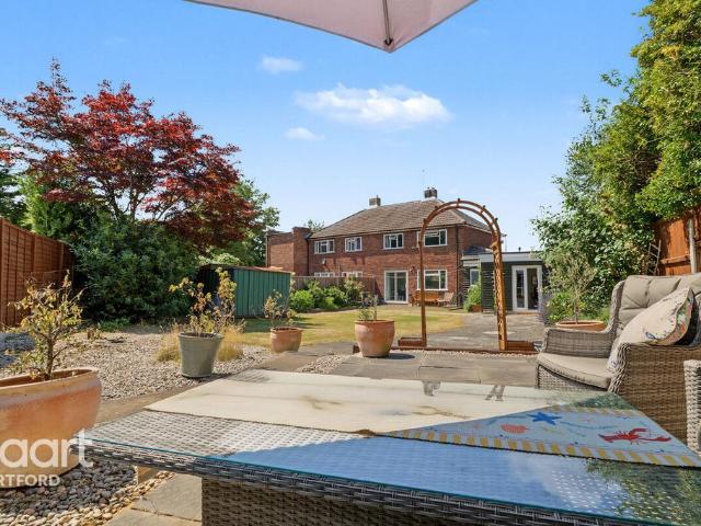 4 bedroom semi detached house to rent