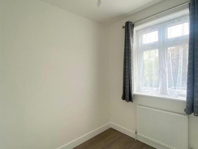 4 bedroom semi detached house to rent