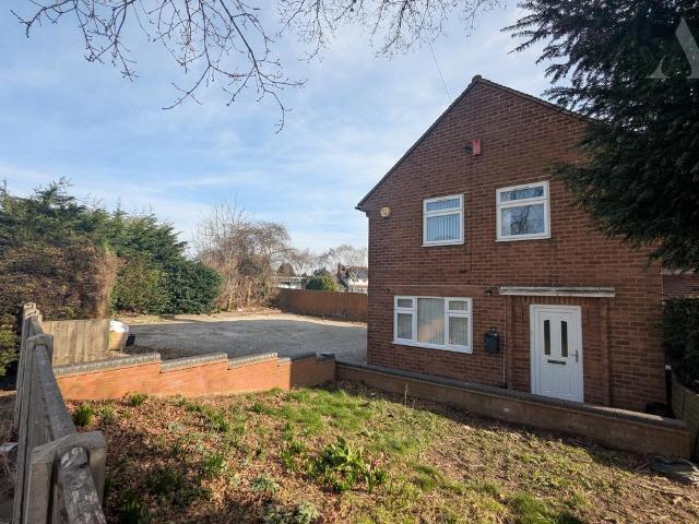 4 bedroom semi detached house to rent