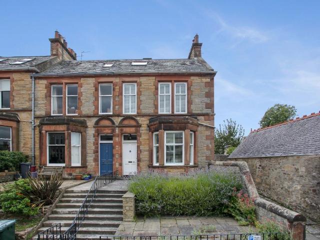 4 bedroom semi detached house to rent