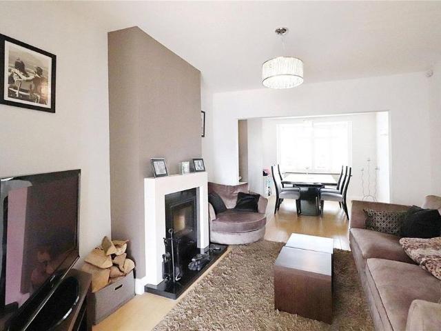 4 bedroom semi detached house to rent