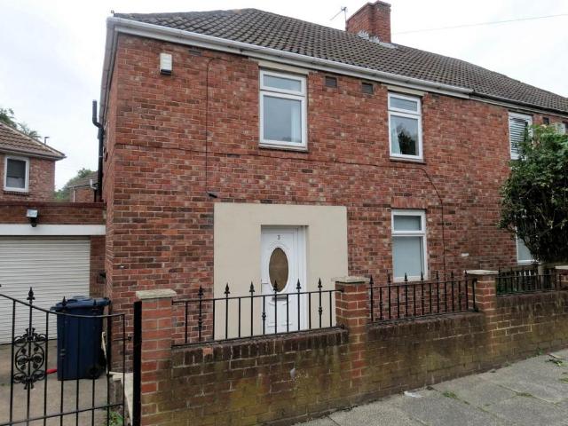 4 bedroom semi detached house to rent