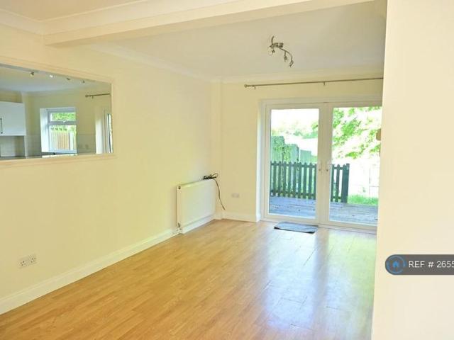 4 bedroom semi detached house to rent