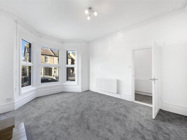 4 bedroom semi detached house to rent