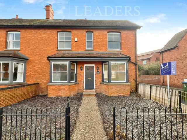 4 bedroom semi detached house to rent