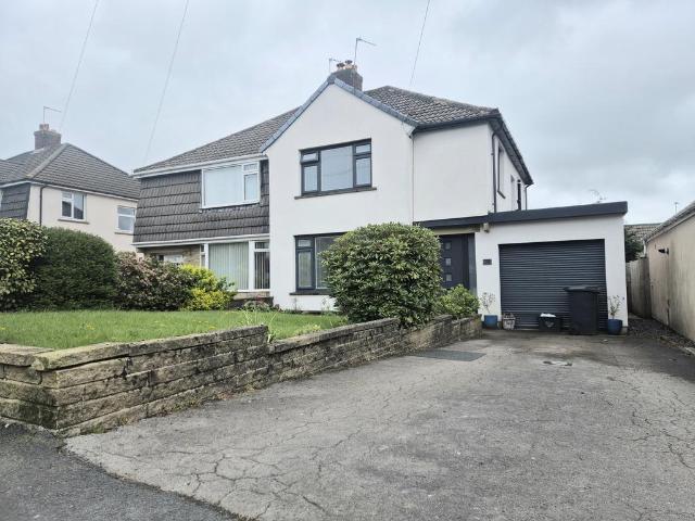 4 bedroom semi detached house to rent