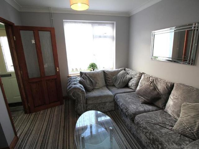 4 bedroom semi detached house to rent