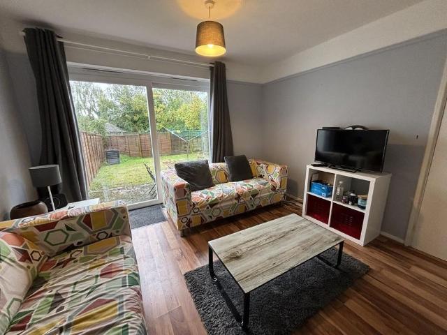 4 bedroom semi detached house to rent