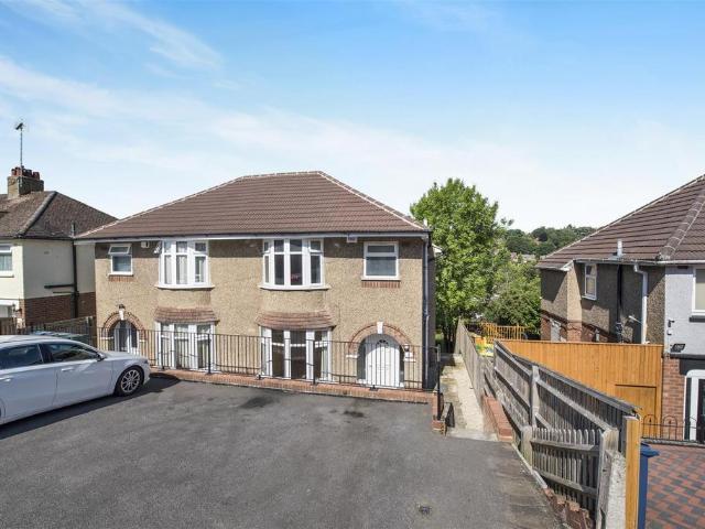 4 bedroom semi detached house to rent