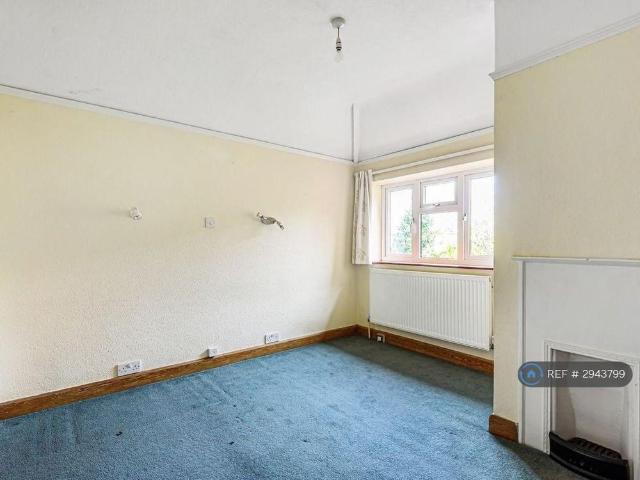 4 bedroom semi detached house to rent