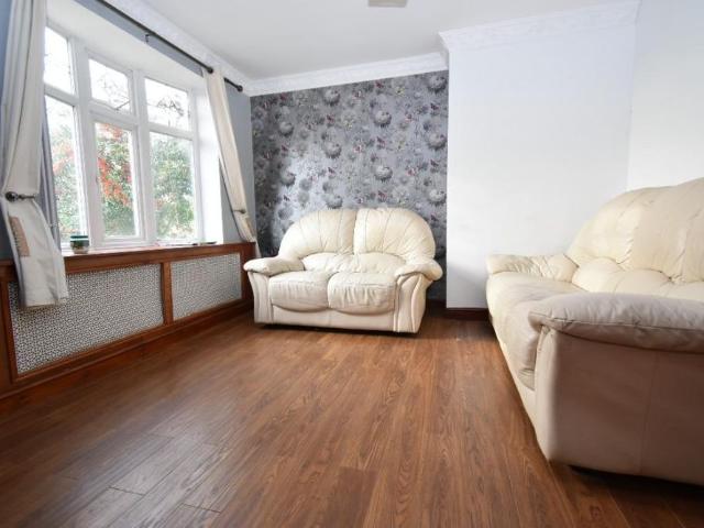 4 bedroom semi detached house to rent