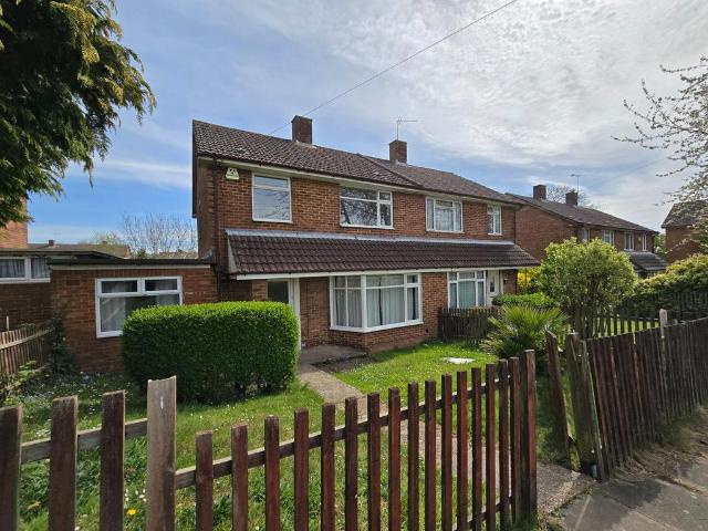 4 bedroom semi detached house to rent