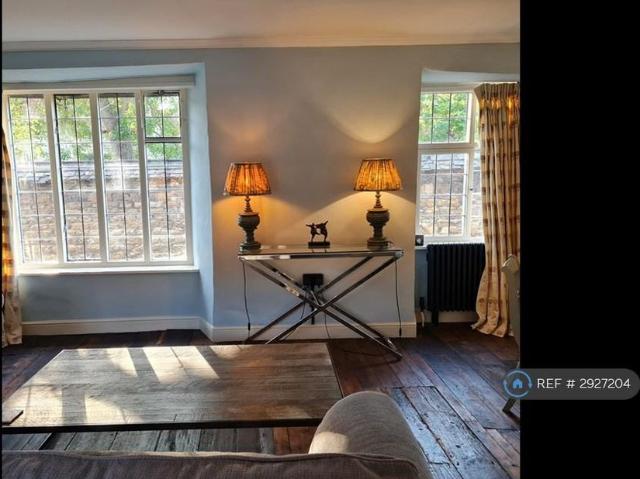 4 bedroom semi detached house to rent