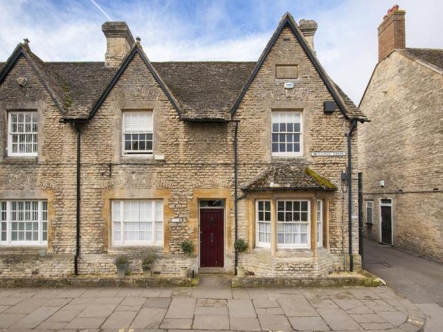 4 bedroom semi detached house to rent