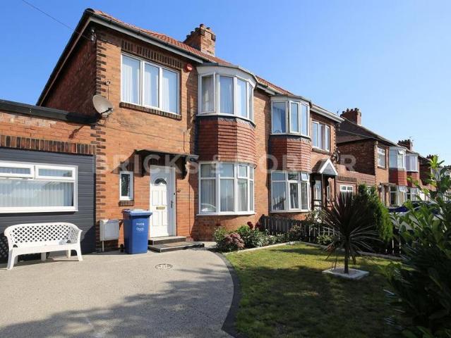 4 bedroom semi detached house to rent