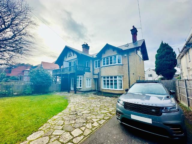 4 bedroom semi detached house to rent