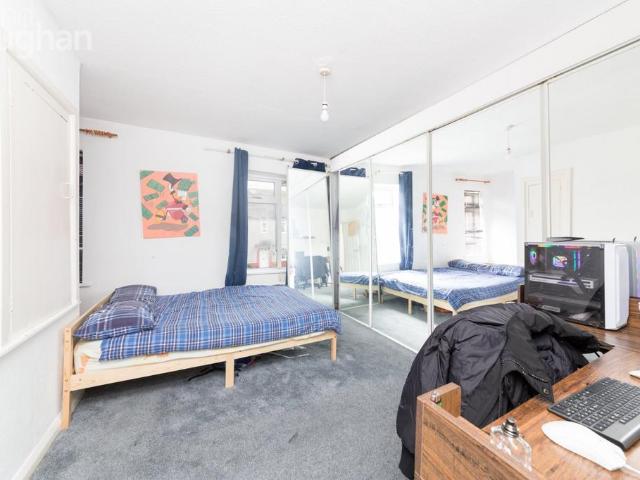 4 bedroom semi detached house to rent