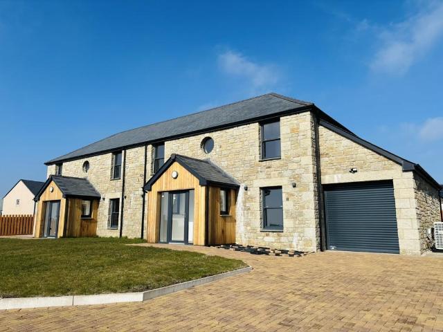 4 bedroom semi detached house to rent