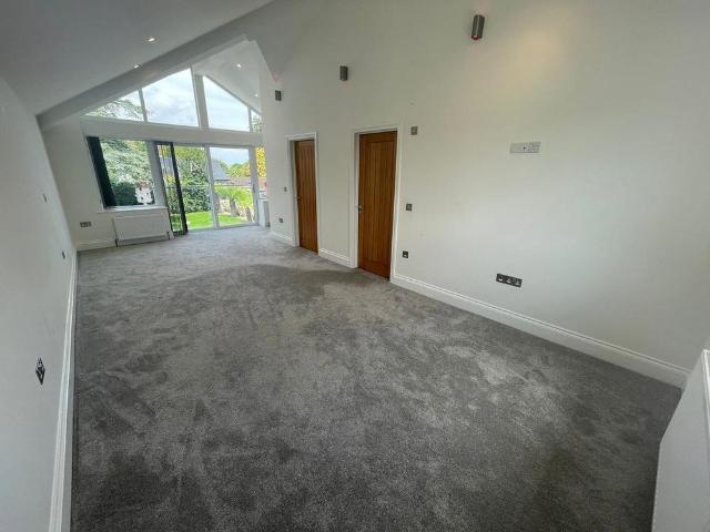 4 bedroom semi detached house to rent
