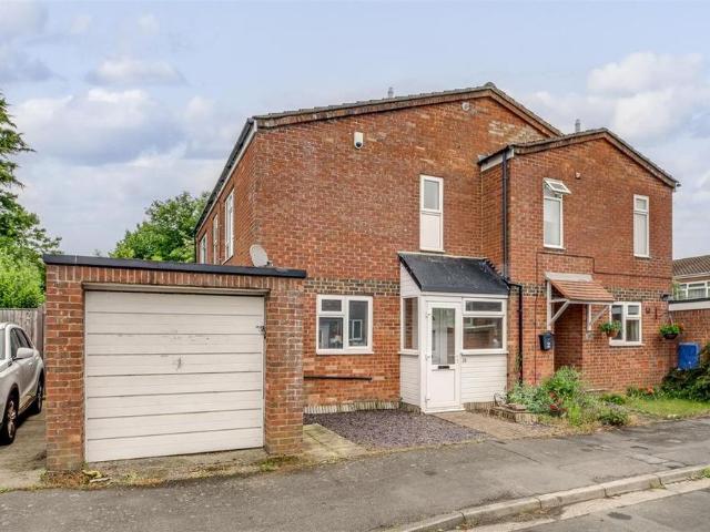 4 bedroom semi detached house to rent