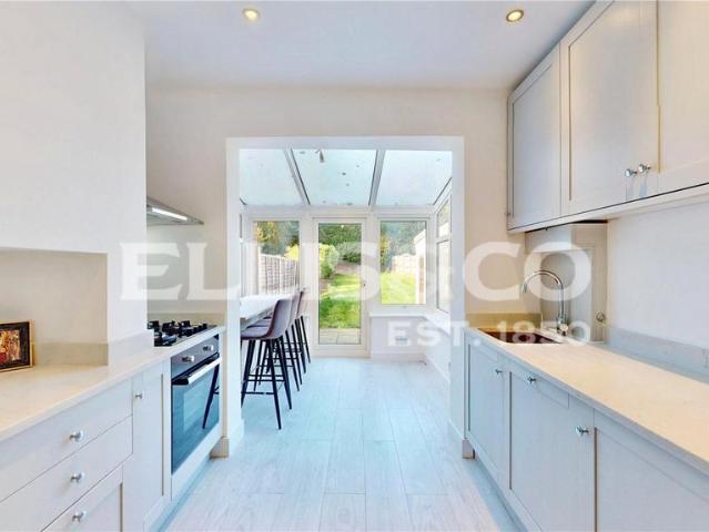 4 bedroom semi detached house to rent