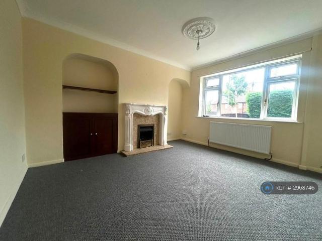 4 bedroom semi detached house to rent