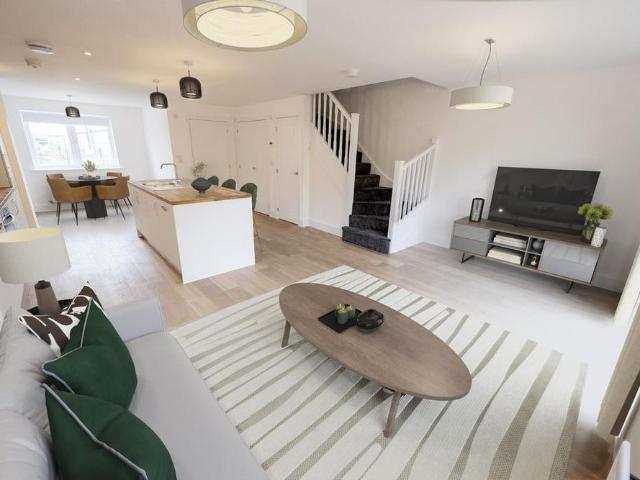 4 bedroom semi detached house to rent