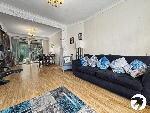 4 bedroom semi detached house to rent