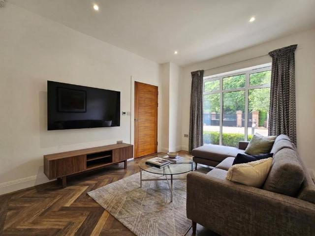 4 bedroom semi detached house to rent