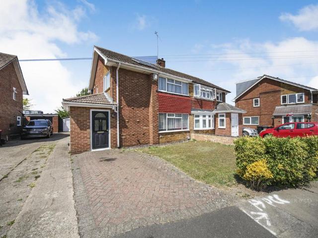 4 bedroom semi detached house to rent