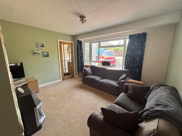 4 bedroom semi detached house to rent