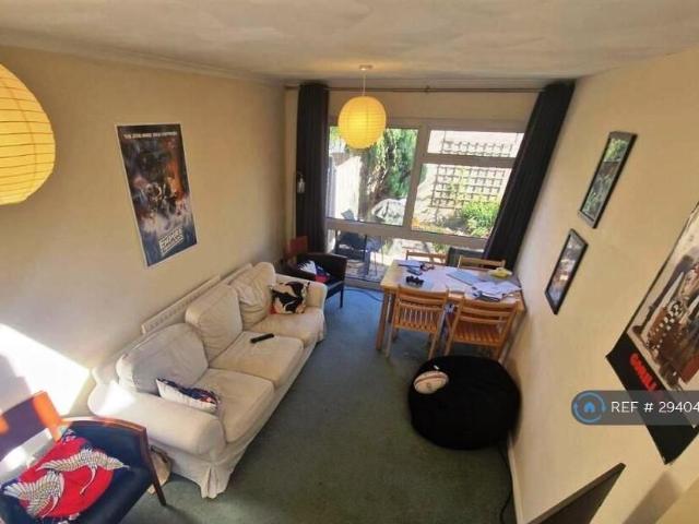4 bedroom semi detached house to rent