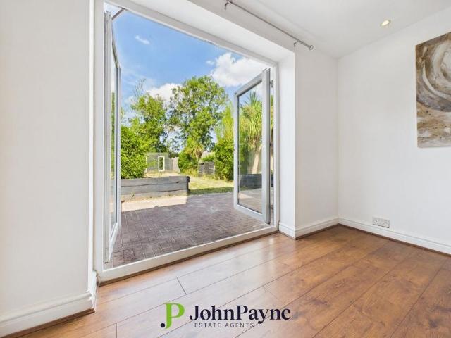 4 bedroom semi detached house to rent