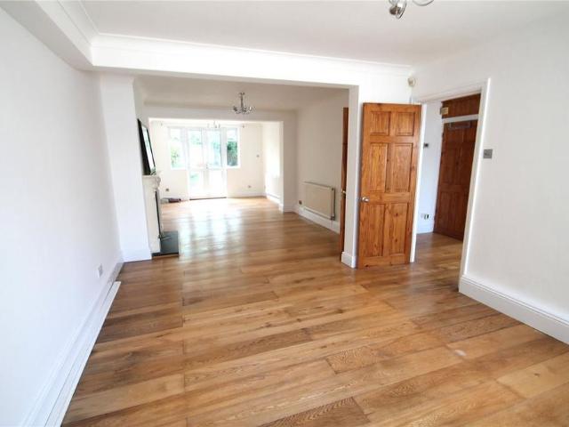 4 bedroom semi detached house to rent