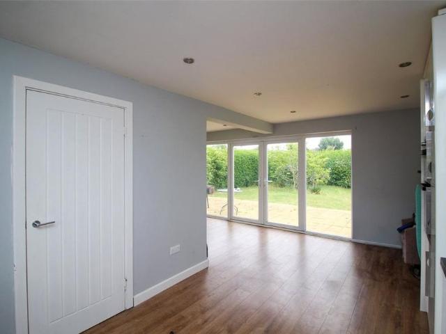 4 bedroom semi detached house to rent