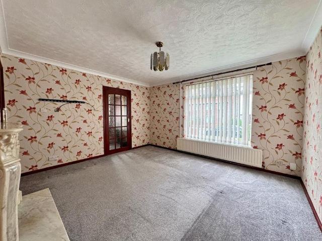 4 bedroom semi detached house to rent