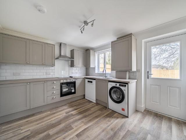 4 bedroom semi detached house to rent