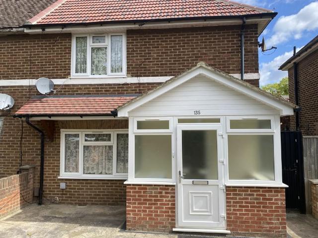 4 bedroom semi detached house to rent