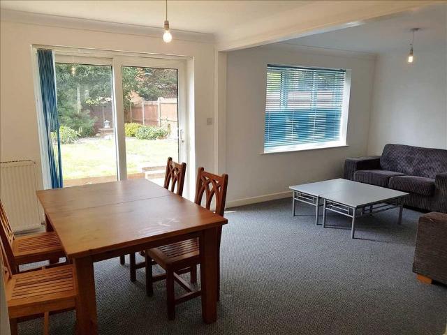 4 bedroom semi detached house to rent
