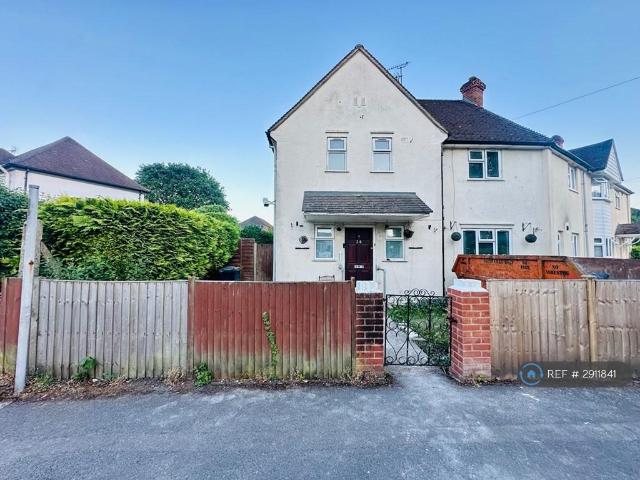4 bedroom semi detached house to rent