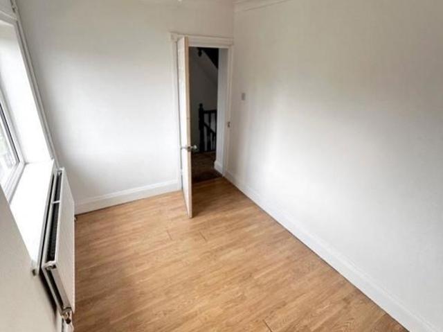 4 bedroom semi detached house to rent